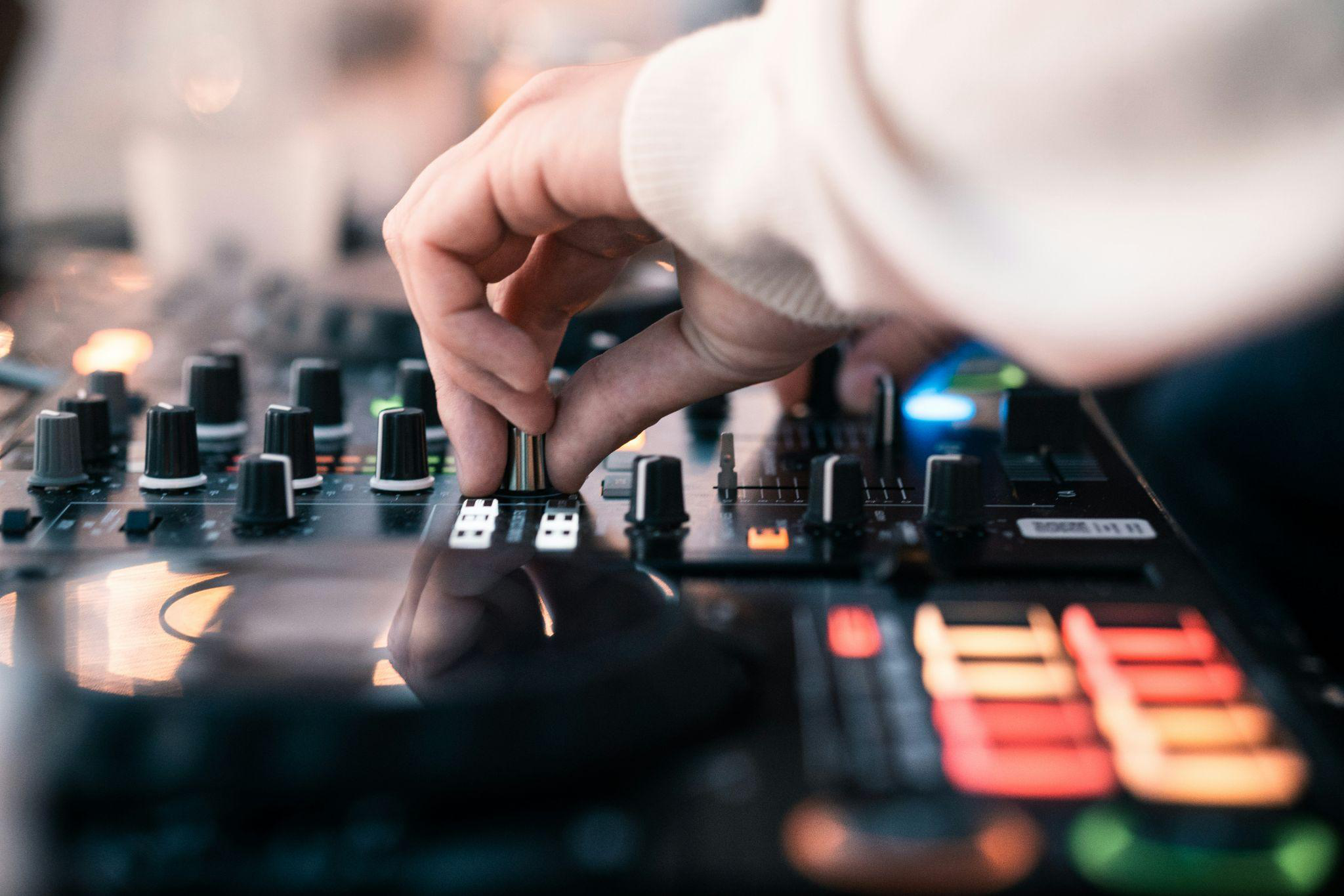 How DJs Balance Requests Without Losing the Room - Altitude Entertainment